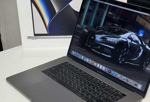 Macbook Pro 15 2017 i7 16gb 512Gb Pro560X