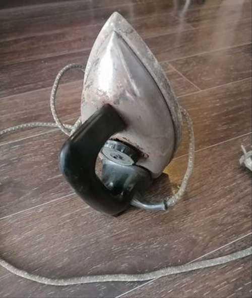 Утюг советский винтажный