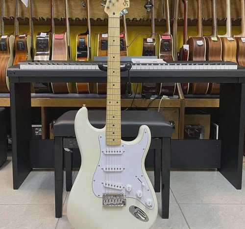 Электрогитара Fender Squier Affinity Stratocaster Olympic White 2021