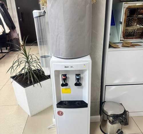 Куллер для воды напольный