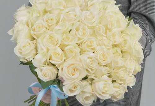 Букет белые розы 51 шт