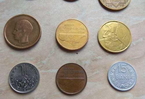 Монеты зарубежных стран (Лотом-13 шт)