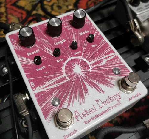 Гитарная педаль Earthquaker Devices Astral Destiny