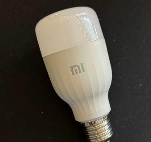 Умная лампа Mi SMART LED Bulb Essential