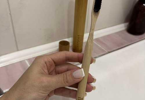 Бамбуковая зубная щетка в футляре