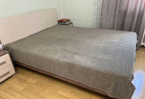 Кровать с матрасом 160*200
