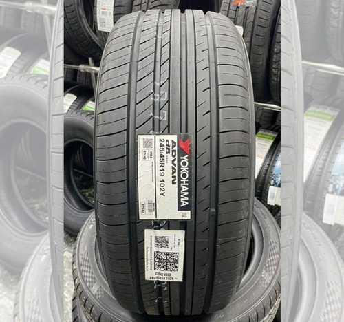 Yokohama Advan dB V552 245/45 R19 102Y