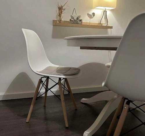 Стул eames белые новые 2 штуки