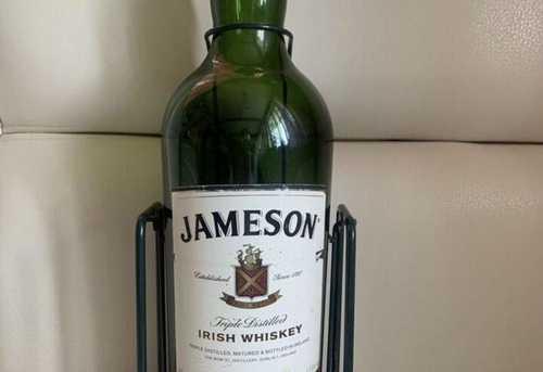 Бутылка jameson качеля