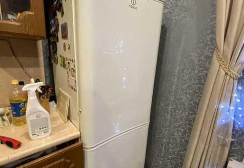 Холодильник бу indesit C 132 G 016