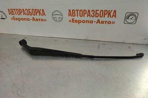 Поводок стеклоочистителя задний Toyota Hi Lux 3.0