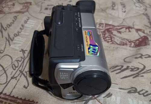 Видеокамера Samsung VP L800