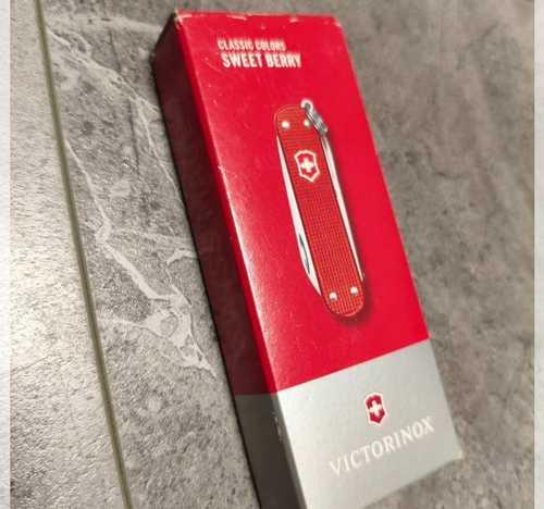 Нож-брелок Victorinox Classic SD Alox Colors