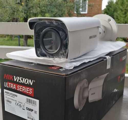 Ip видеокамера 5Мп Hikvision DS-2CD3T56G2-4IS нов