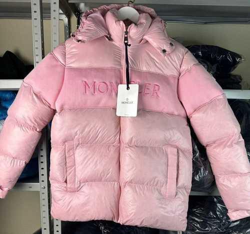 Пуховик moncler розовый