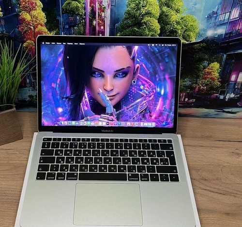 Macbook air 13 2018 retina 8gb 128 gb Класс