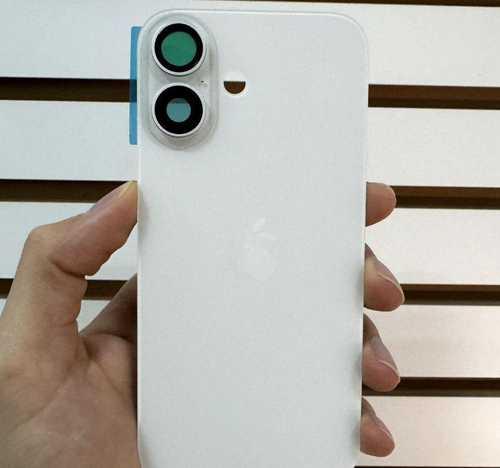 Задняя крышка iPhone 16 White