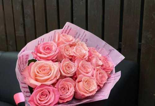 15 розовых роз 60 см с оформлением