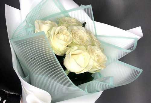 Букет из 7 высоких белых роз