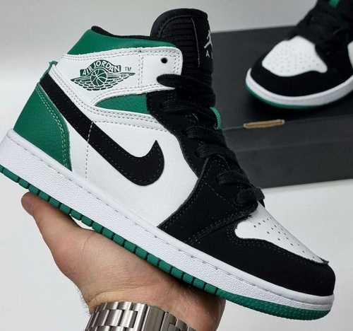 Кроссовки женские Nike Air Jordan 1 MID 36-41