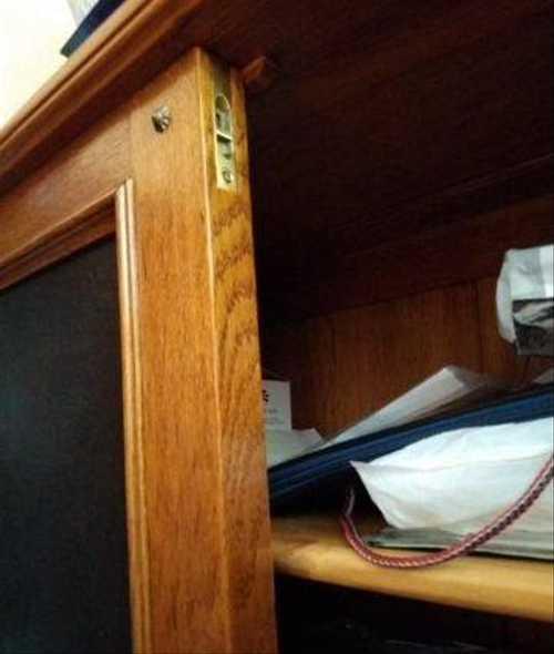 Антикварный кабинетный шкаф массив дубовый