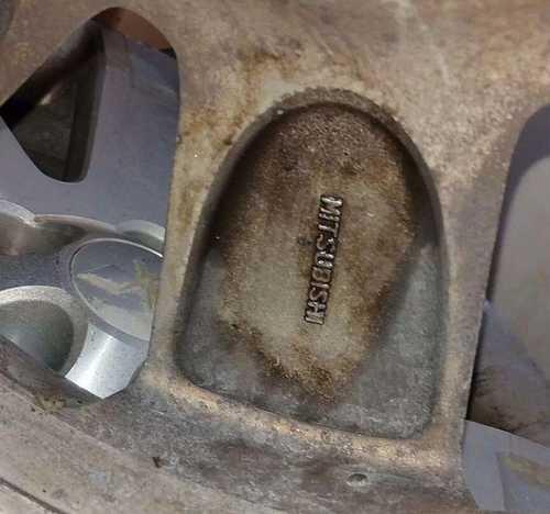 Продам литые диски Mitsubishi