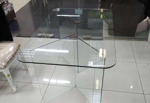 Белое стекло на стол