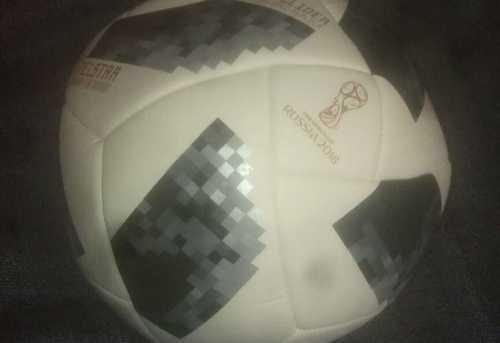 Футбольный мяч adidas telstar fifa 2018