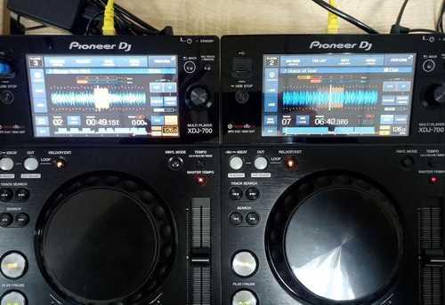 Пара Pioneer xdj 700 в кейсах-сумках UDG