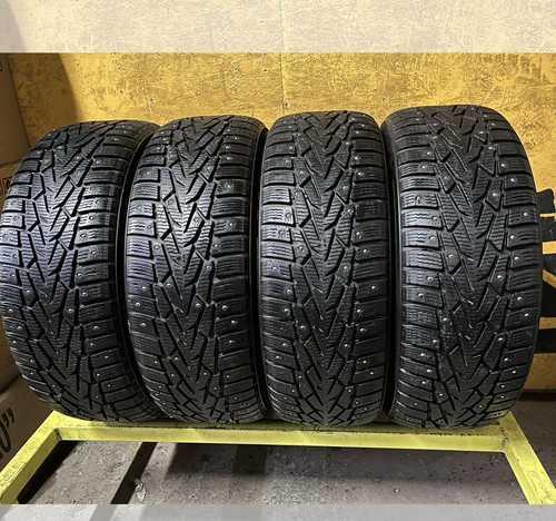 Nokian Tyres Hakkapeliitta 7 SUV 215/65 R16