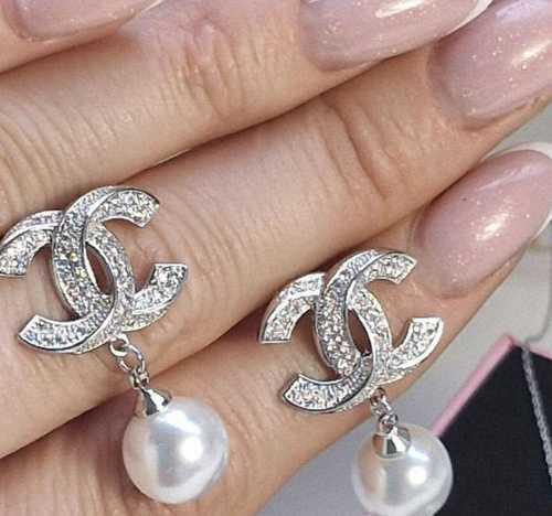 Серьги Chanel с жемчугом цвет серебро Шанель