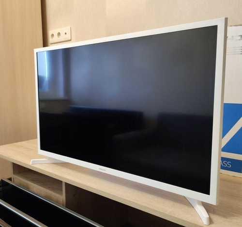 Белый Samsung LED TV DVB-T2 2022