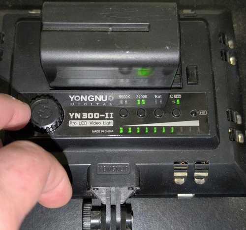 Видеосвет yongnuo 300