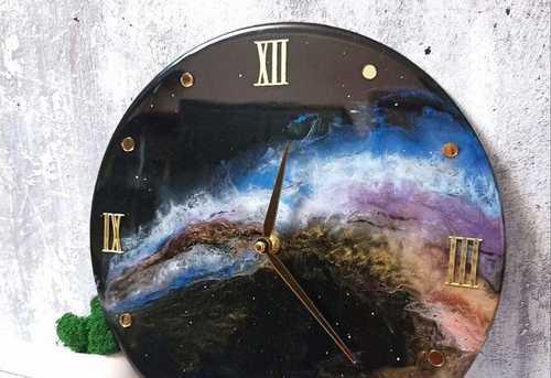 Часы настенные Космос ручной работы из смолы