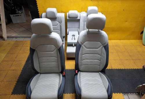 Комплект сидений Volkswagen Touareg CR7 cvmd 2019