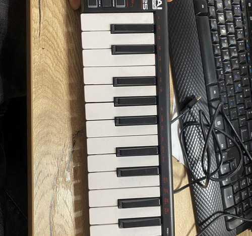 Midi клавиатура akai lpk25