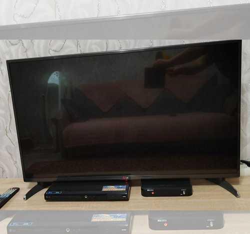 Телевизор LG 42 SMART tv