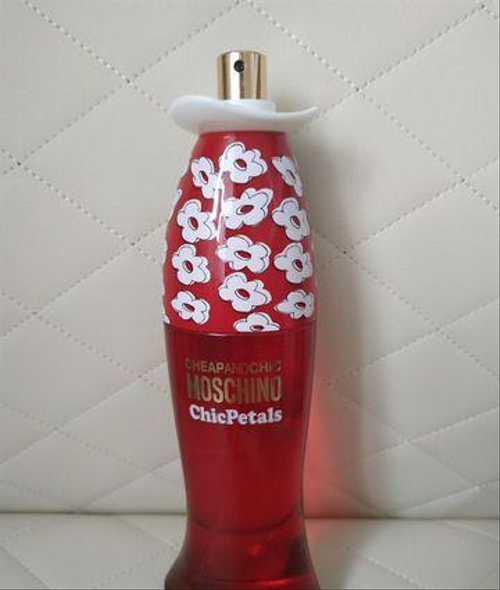 Moschino Cheap & Chic Chic Petals 100 мл тестер