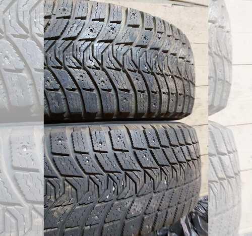 Michelin X-Ice North 3 215/60 R16