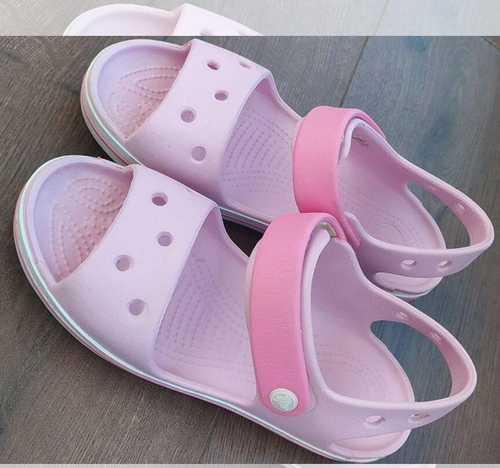 Сандалии crocs