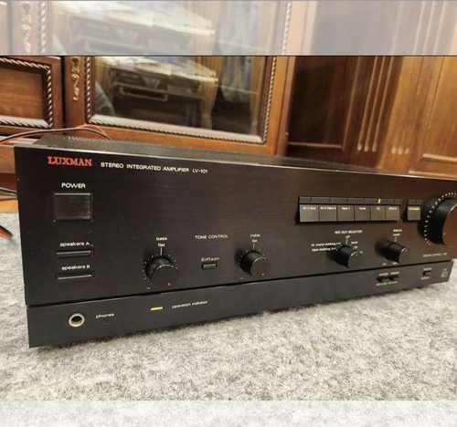 Усилитель Luxman LV-101