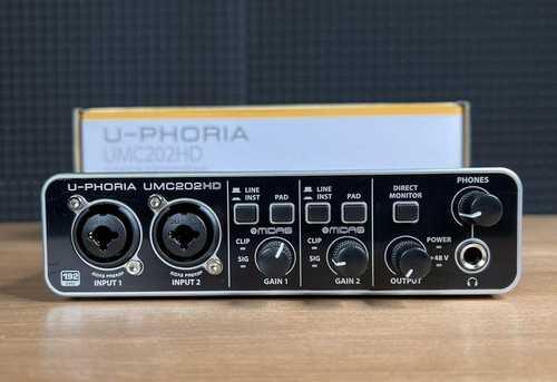 Звуковая карта Behringer UMC202HD