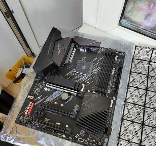 Gigabyte B550 aorus elite v2 / материнская плата