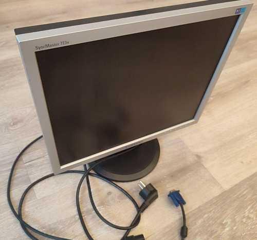 Монитор Samsung SyncMaster 723N