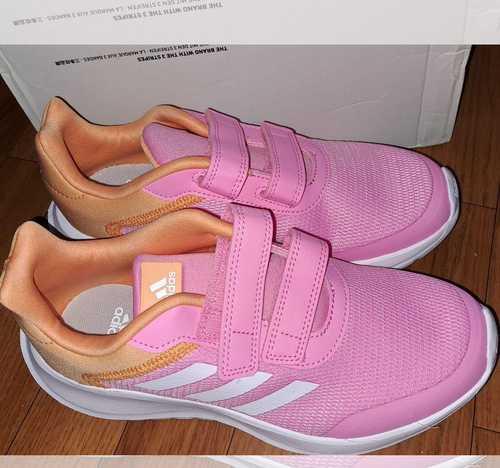 Кроссовки Adidas новые