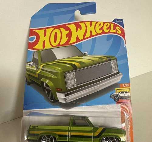 Hot Wheels '83 Chevy Silverado