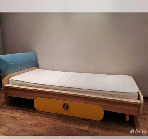 Подростковая кровать с матрасом
