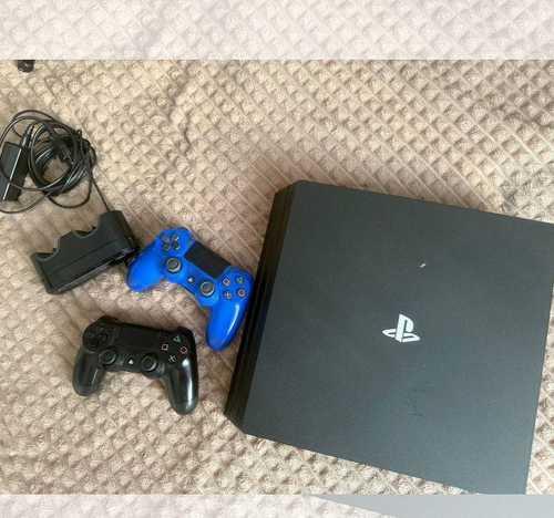 Sony playstation 4 pro 2TB 2 геймпада