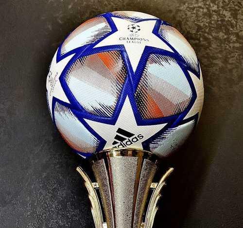 Футбольный мяч Adidas лига чемпионов