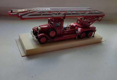 Модель пожарного автомобиля